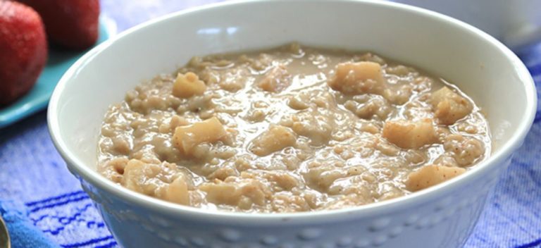 Overnight Apple Peanut Butter Oatmeal - Meatless Monday